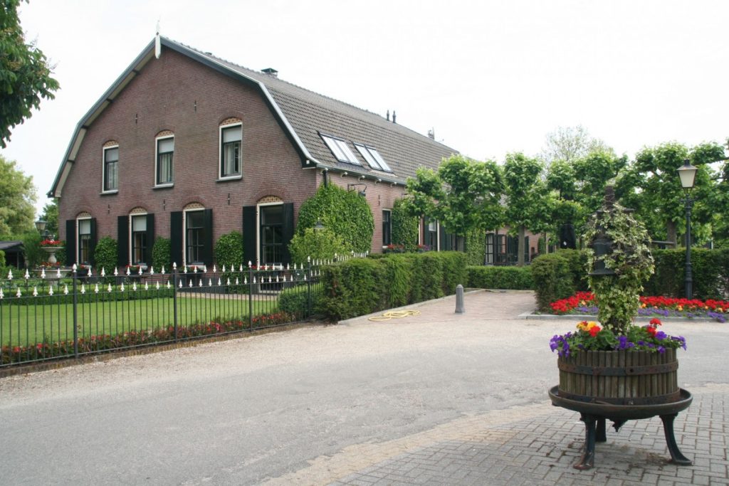 DJ's, muzikanten en bands die bekend zijn met Boerderij Mereveld?